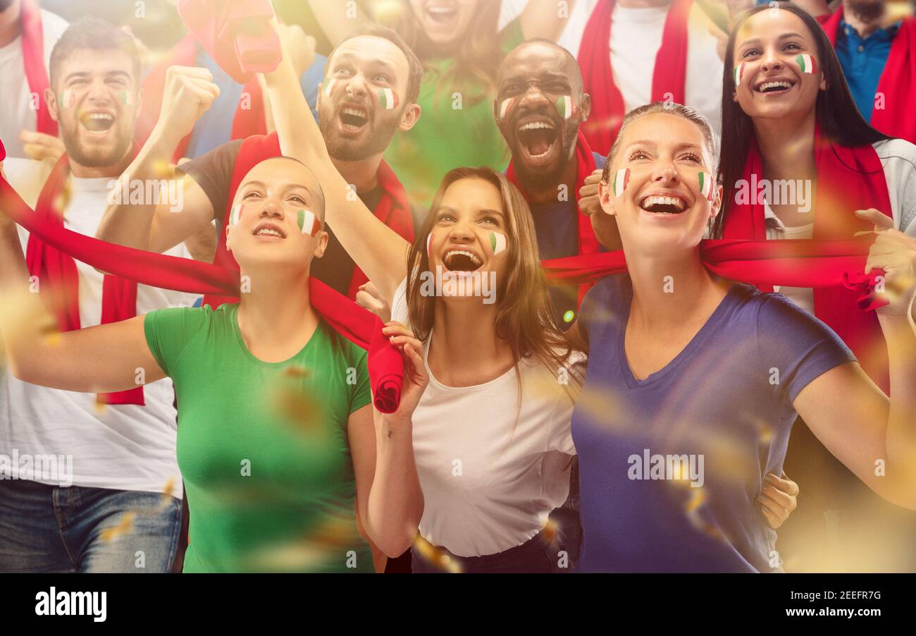 Red fans screaming football hi-res stock photography and images - Alamy