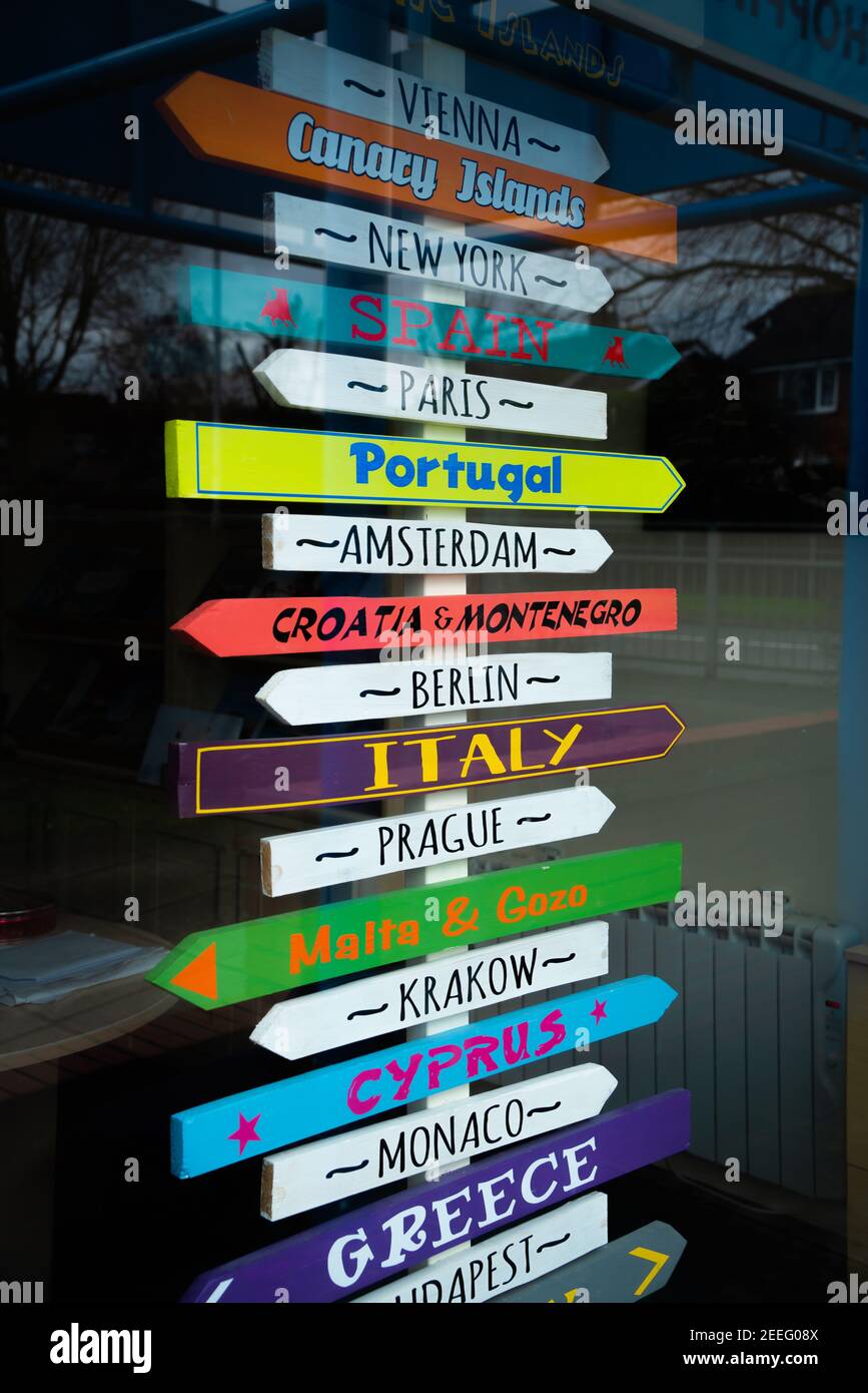 Hand painted shop signs malta hi-res stock photography and images - Alamy