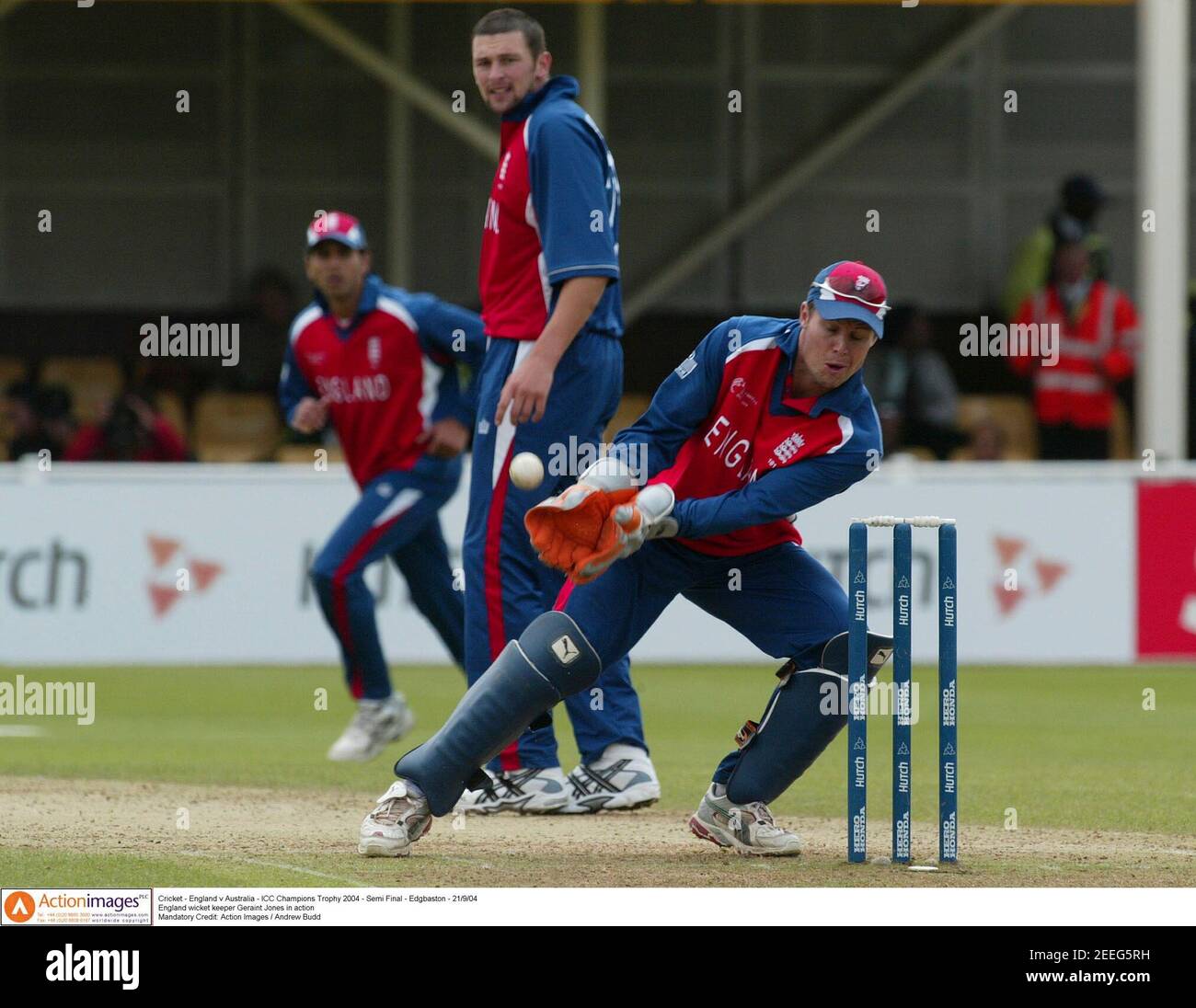 Geraint jones wicket keeper hi-res stock photography and images - Alamy