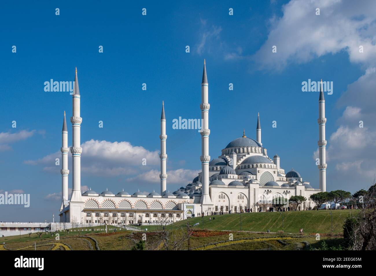The Grand Camlica Mosque in Uskudar District of Istanbul, Turkey Stock ...