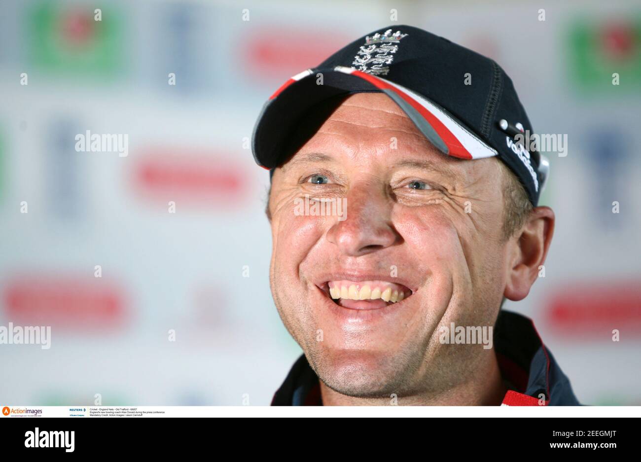 Action bowling nets hi-res stock photography and images - Alamy