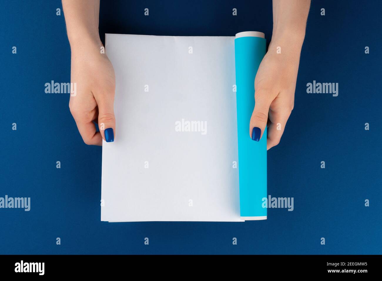 Magazine tear sheet hi-res stock photography and images - Alamy