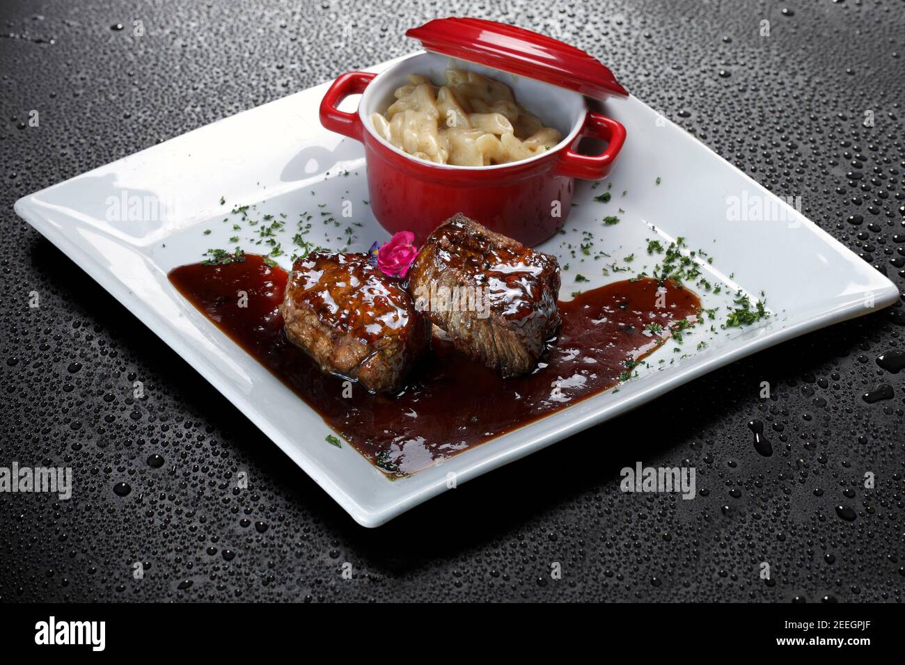 Filet mignon sauce Stock Photo - Alamy