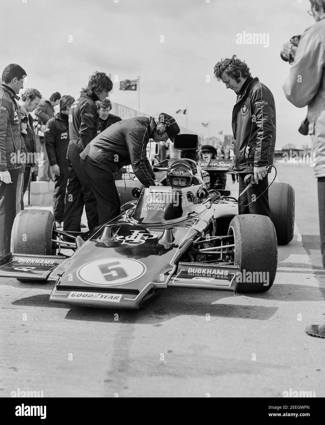 Lotus John Player Special racing car in pits at Silverstone 1975 12/04 ...
