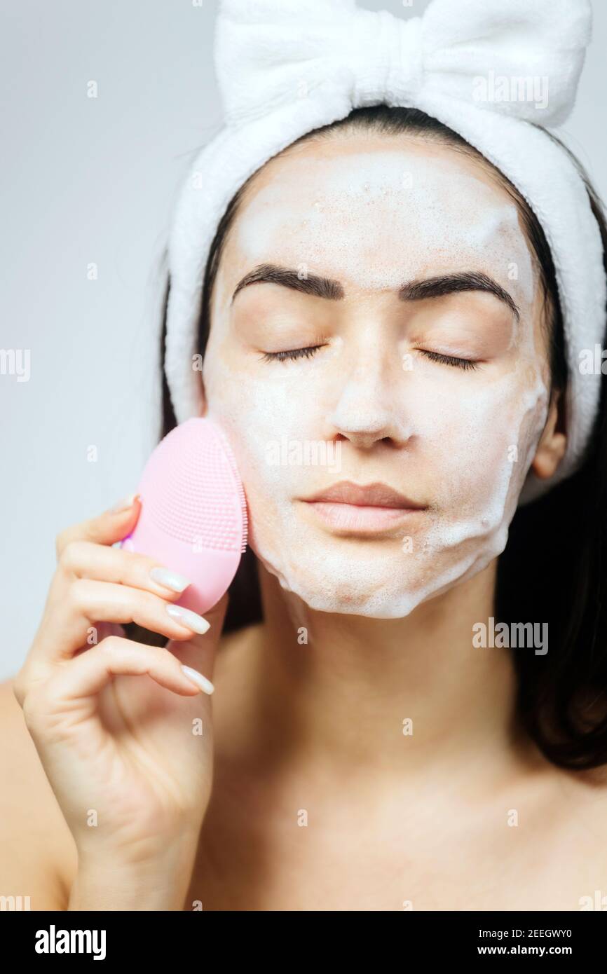 Scrub brush face hi-res stock photography and images - Alamy