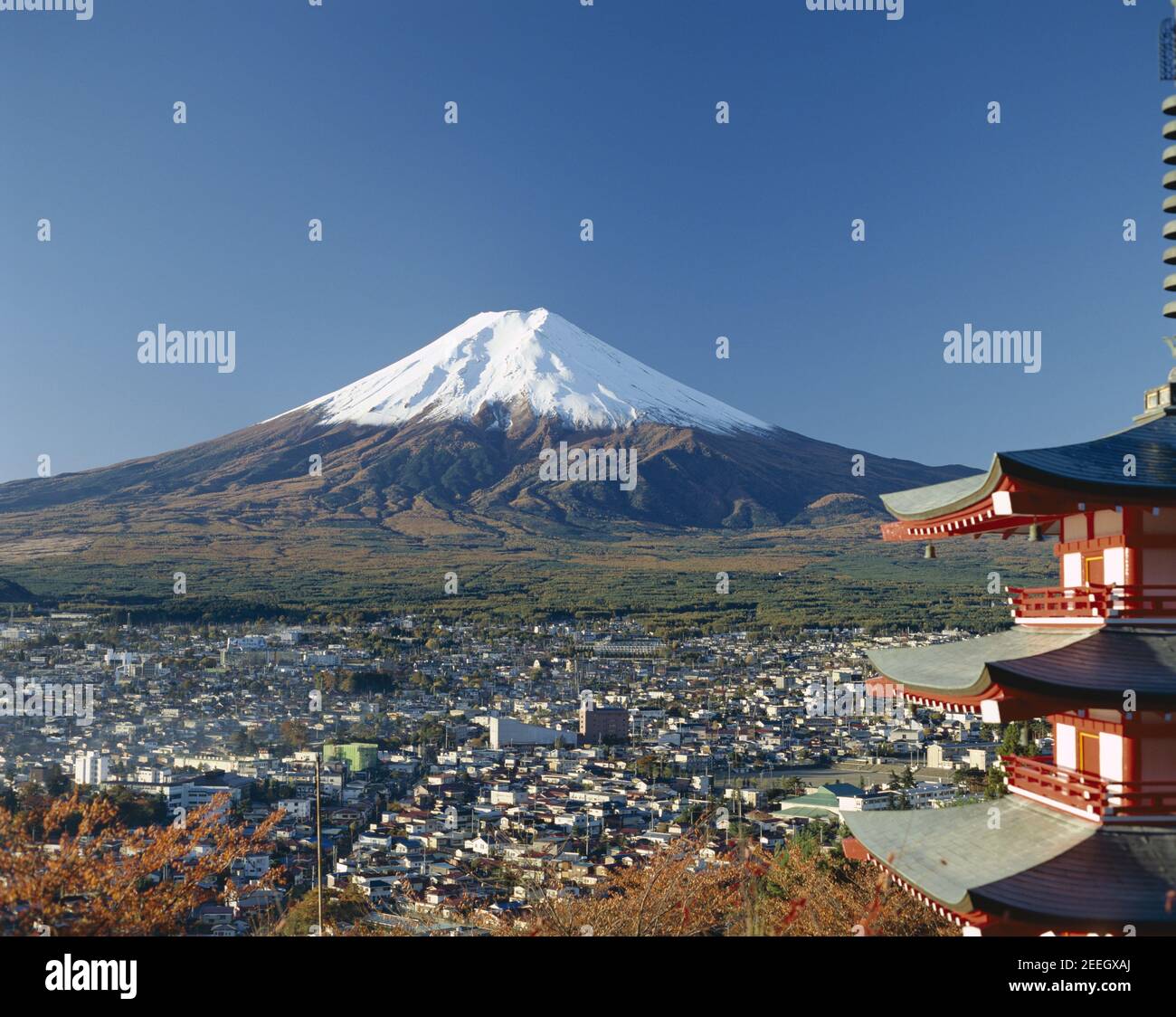 Japan, Honshu, Yamanashi Prefecture, Snow-capped Mount Fuji and ...