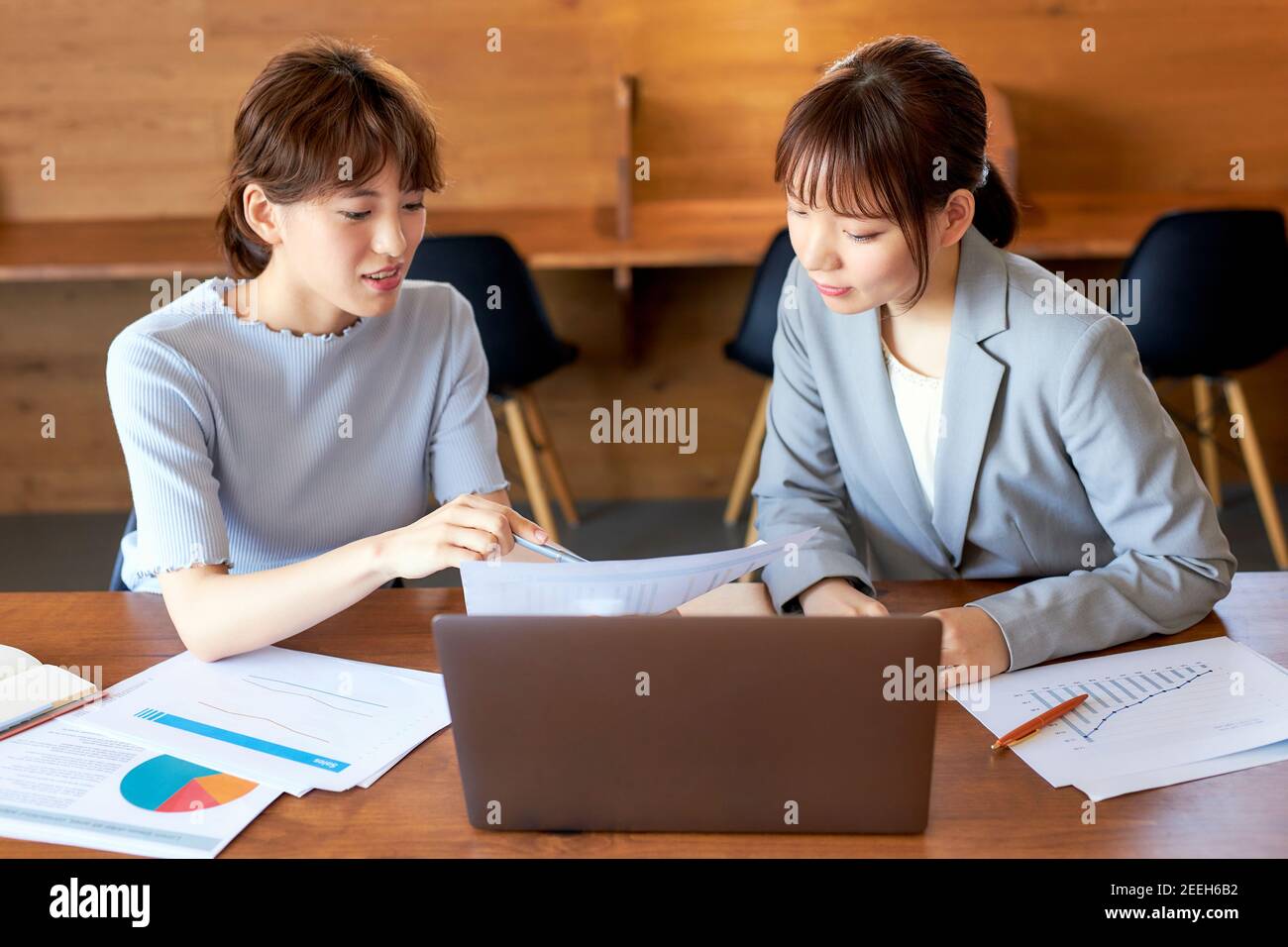 Young Japanese women working Stock Photo - Alamy