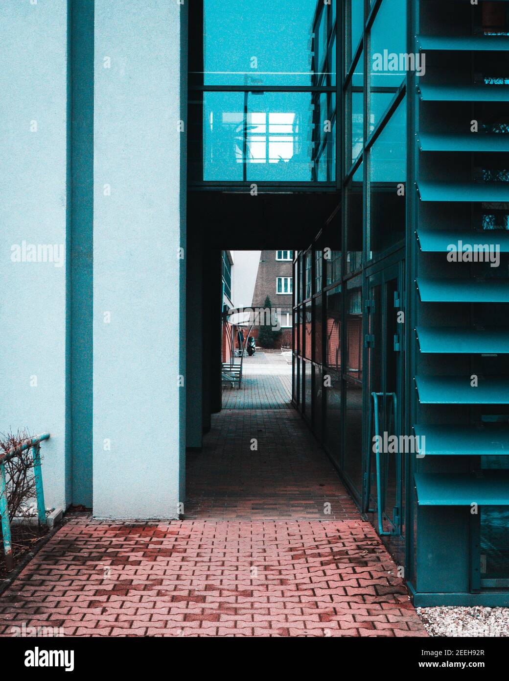 Outdoor corridor through a new modern office building Stock Photo - Alamy