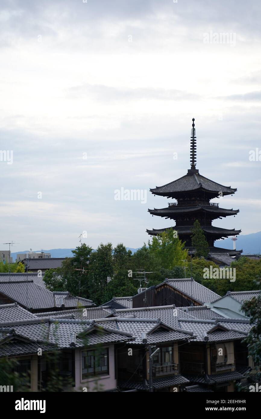 Vertical shot of the traditional buildings captured in Kyoto, Japan ...