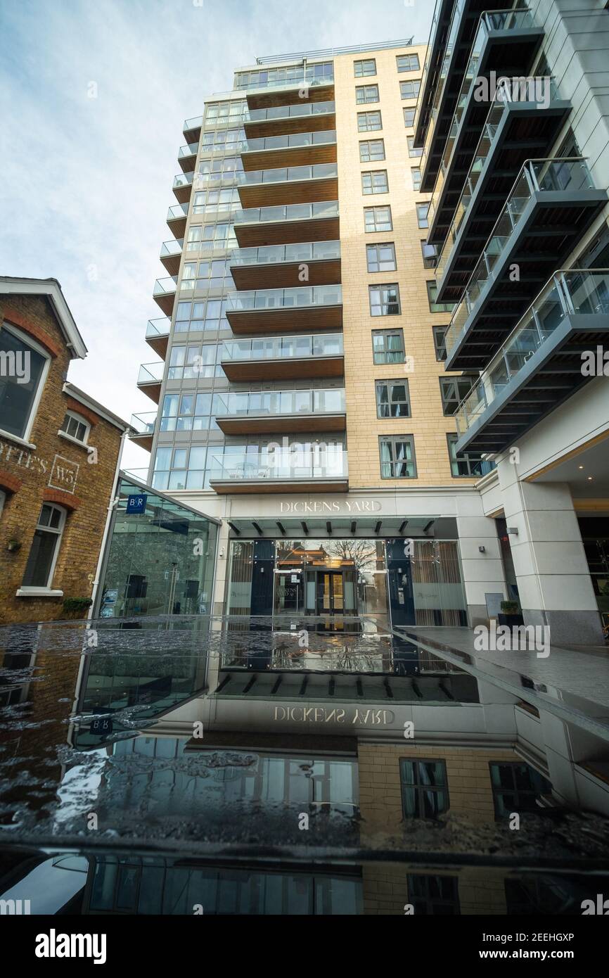 Dickens yard ealing hi-res stock photography and images - Alamy