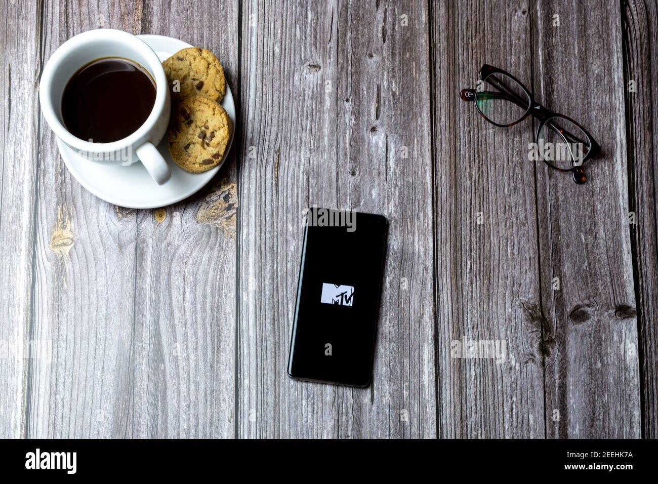 Mtv on phone hi-res stock photography and images - Alamy