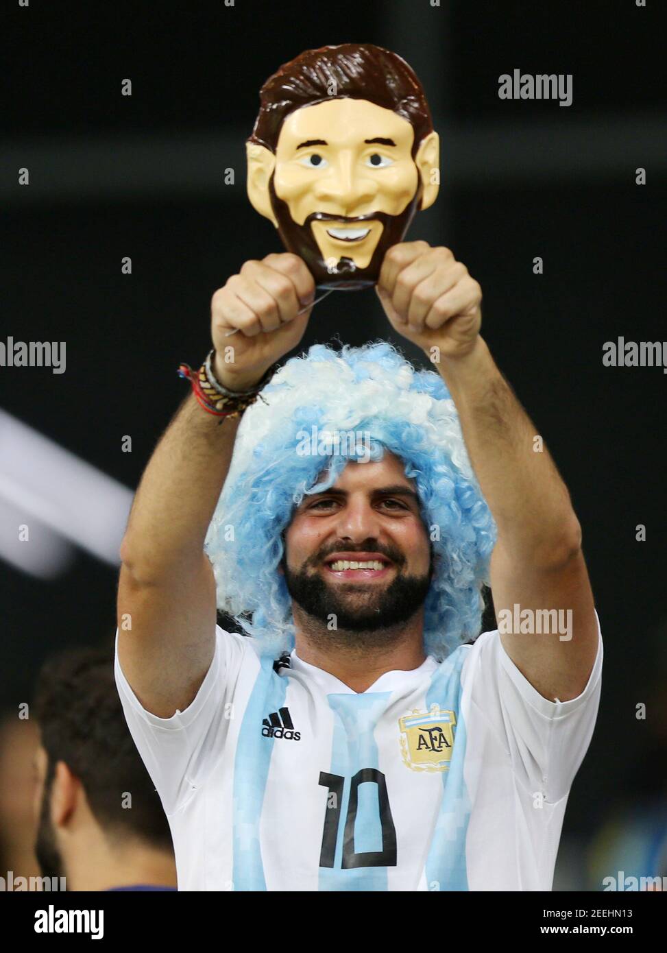 Messi mask hi-res stock photography and images - Alamy