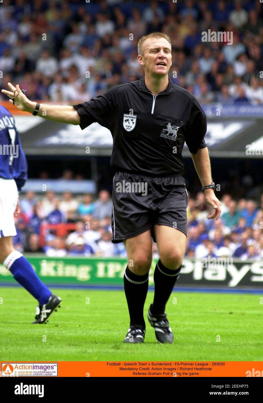 Graham poll premier league referee hi-res stock photography and images ...