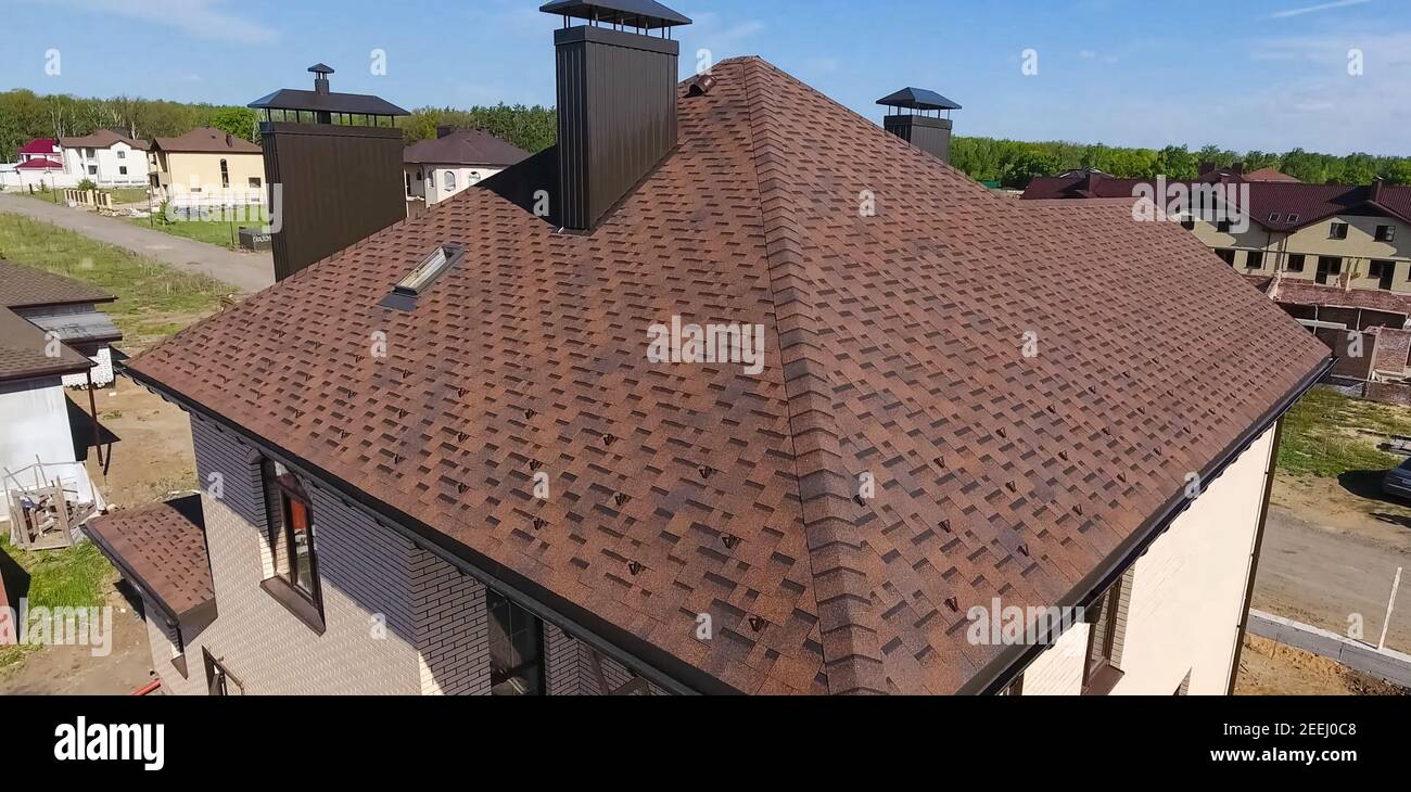 Undulating red clay tile roof hi-res stock photography and images - Alamy