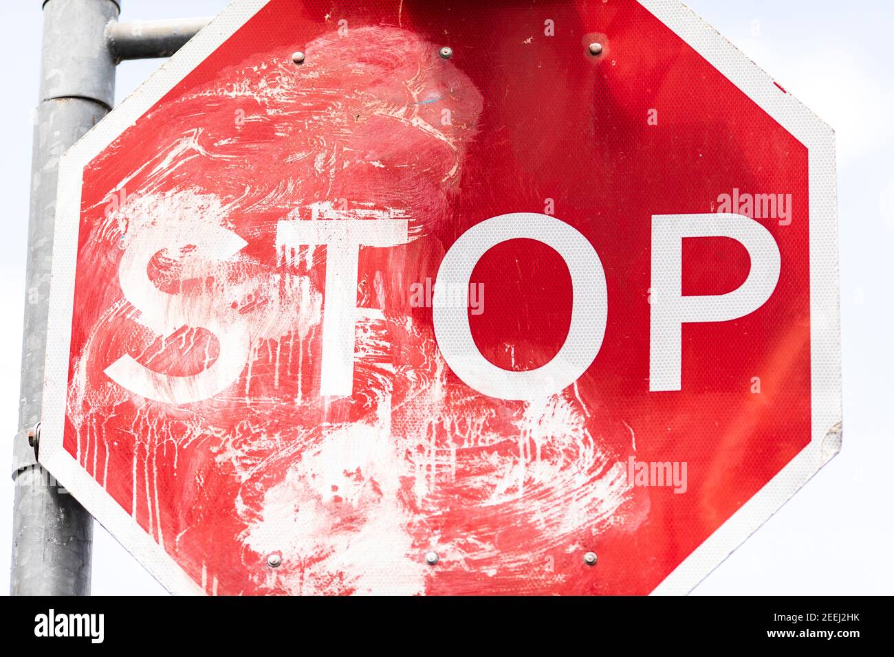 Close up photograph of stop traffic sign Stock Photo - Alamy