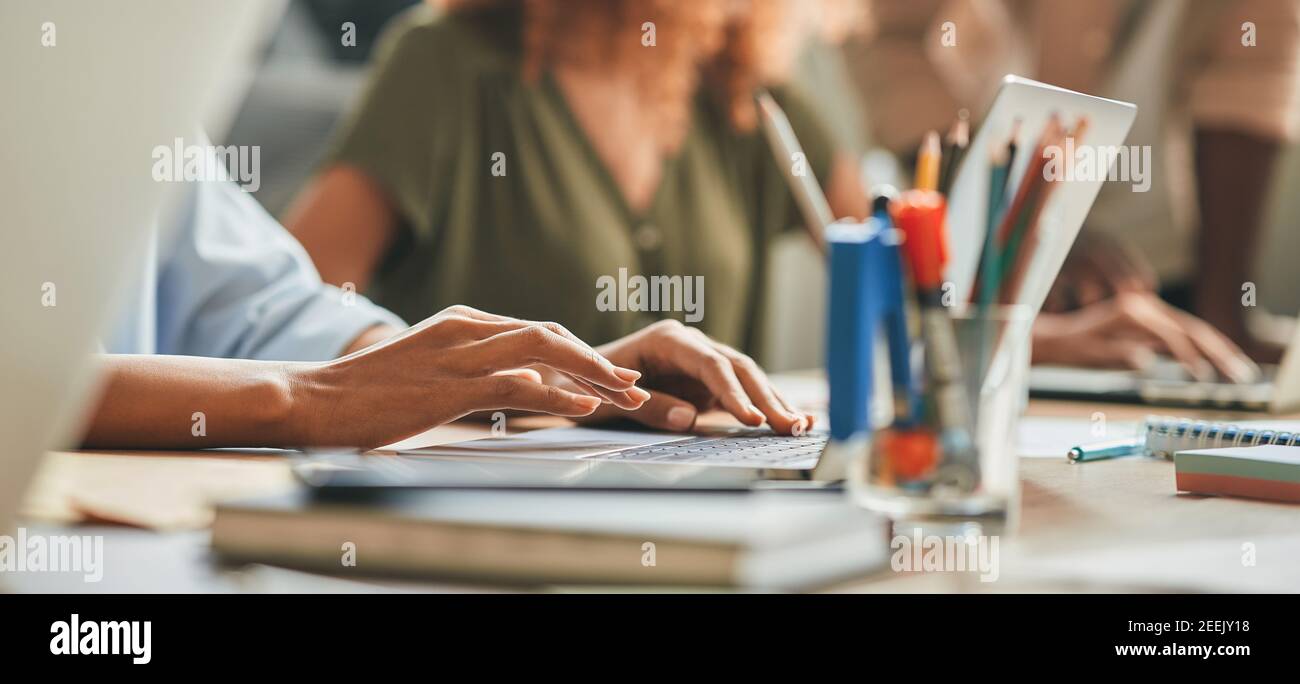 Teammates working hi-res stock photography and images - Alamy