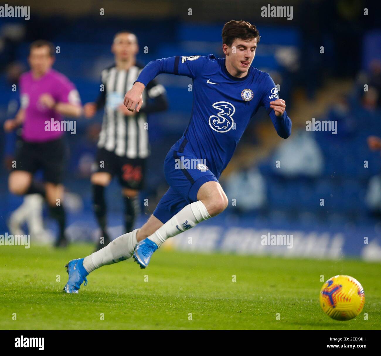 LONDON, ENGLAND - FEBRUARY 15: Chelsea's Mason Mount during Premiership ...