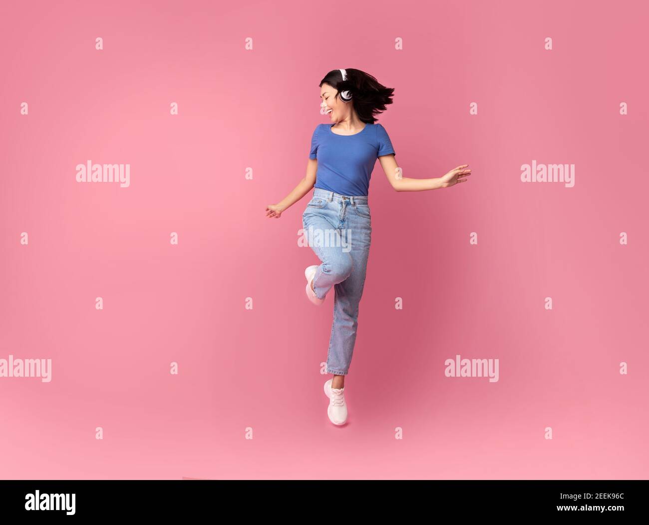 Jump music hi-res stock photography and images - Alamy