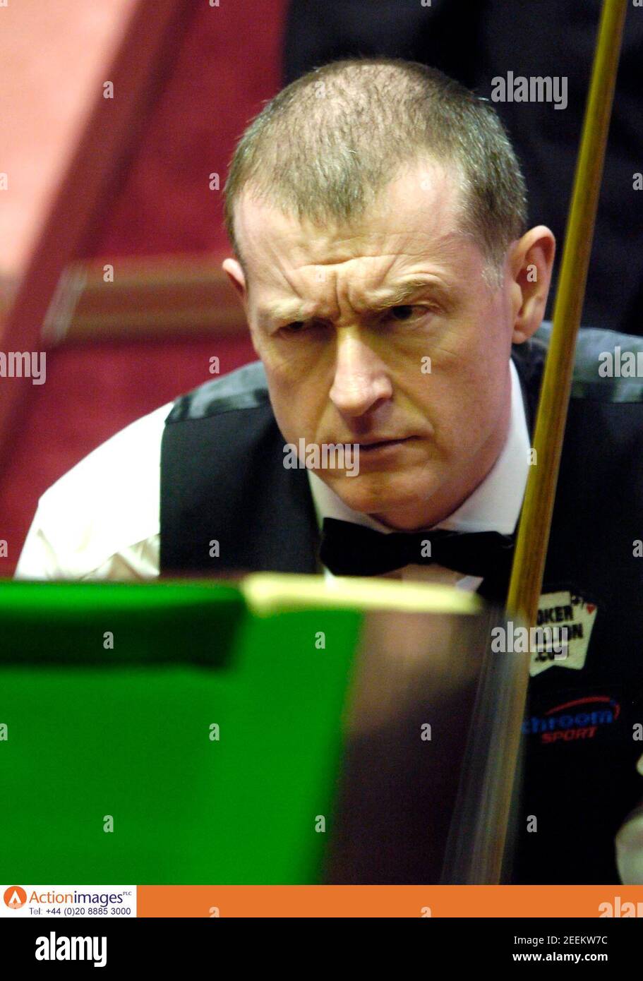 Snooker embassy world championship first round hi-res stock photography ...