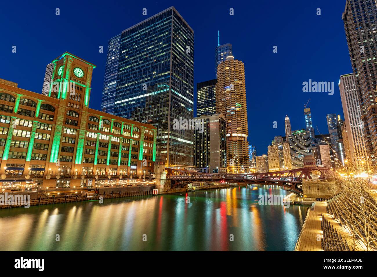 Scene of Chicago riverwalk cityscape at the twilight time, USA downtown ...