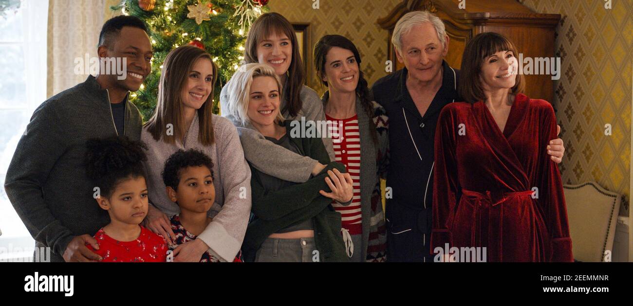 Kristen Stewart, Mackenzie Davis, "Happiest Season" (2020) Credit ...