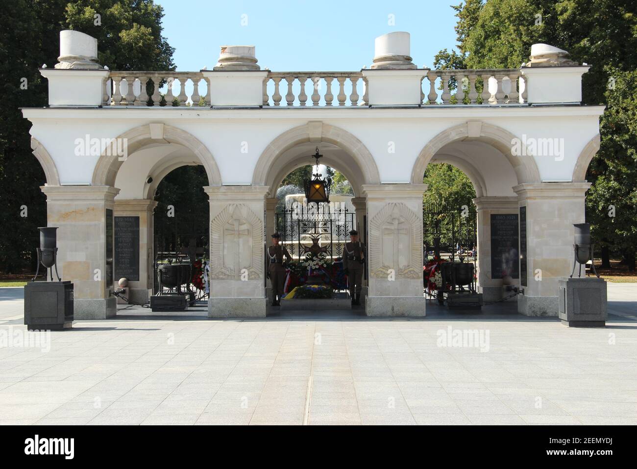 Warsaw pilsudski square hi-res stock photography and images - Alamy
