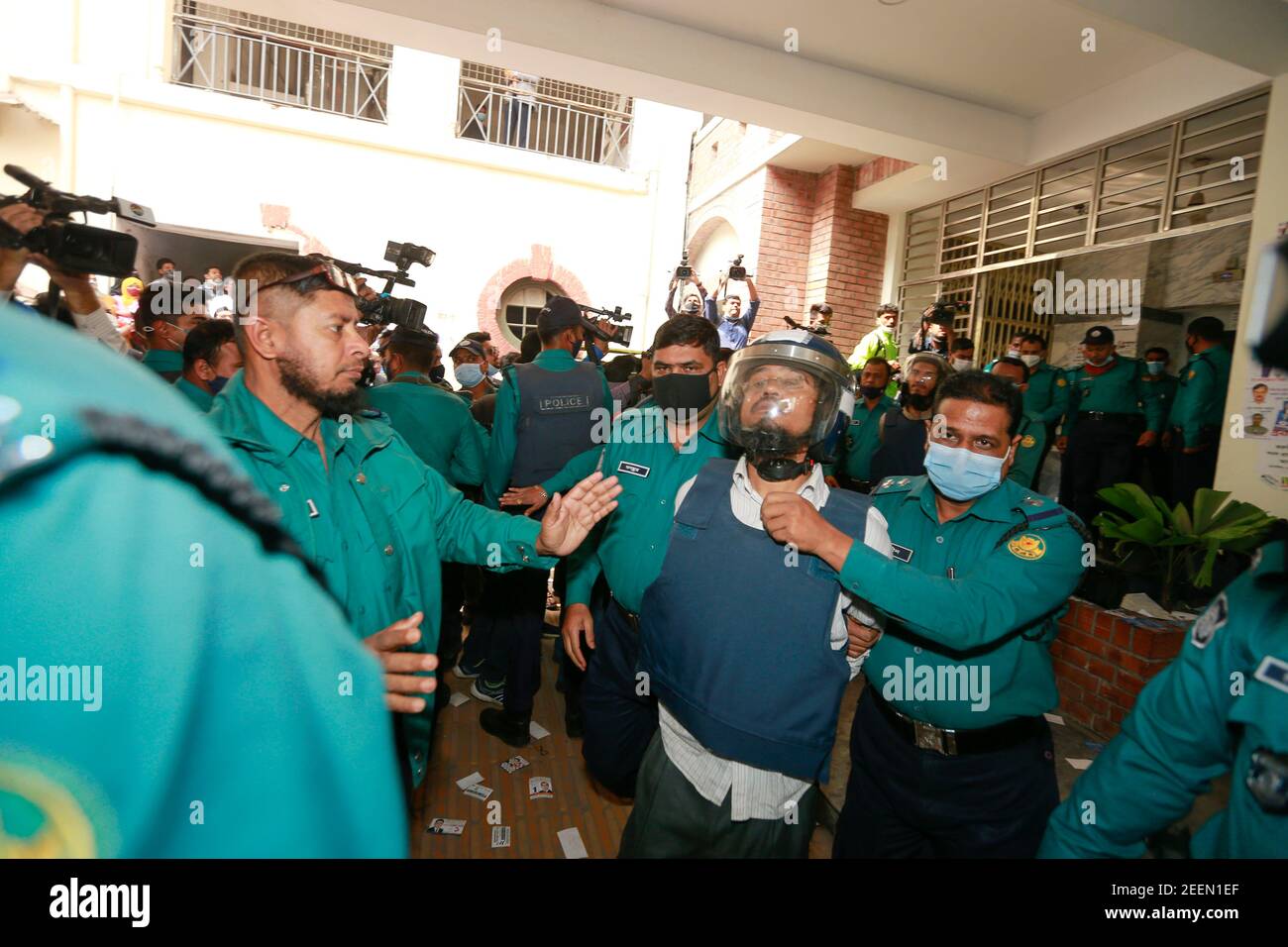 Dhaka, Bangladesh. 16th Feb, 2021. A Dhaka court has sentenced five ...