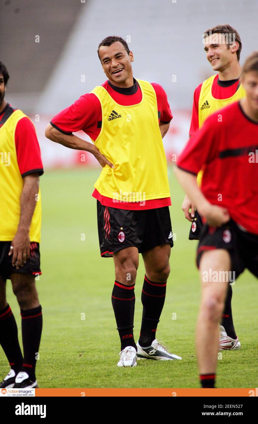 Ataturk olympic stadium ac milan training hi-res stock photography and ...