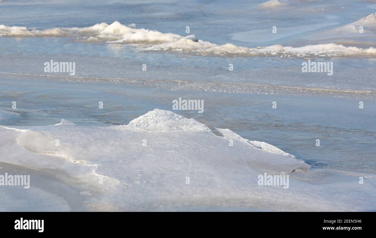Natural ice sculptures hi-res stock photography and images - Alamy