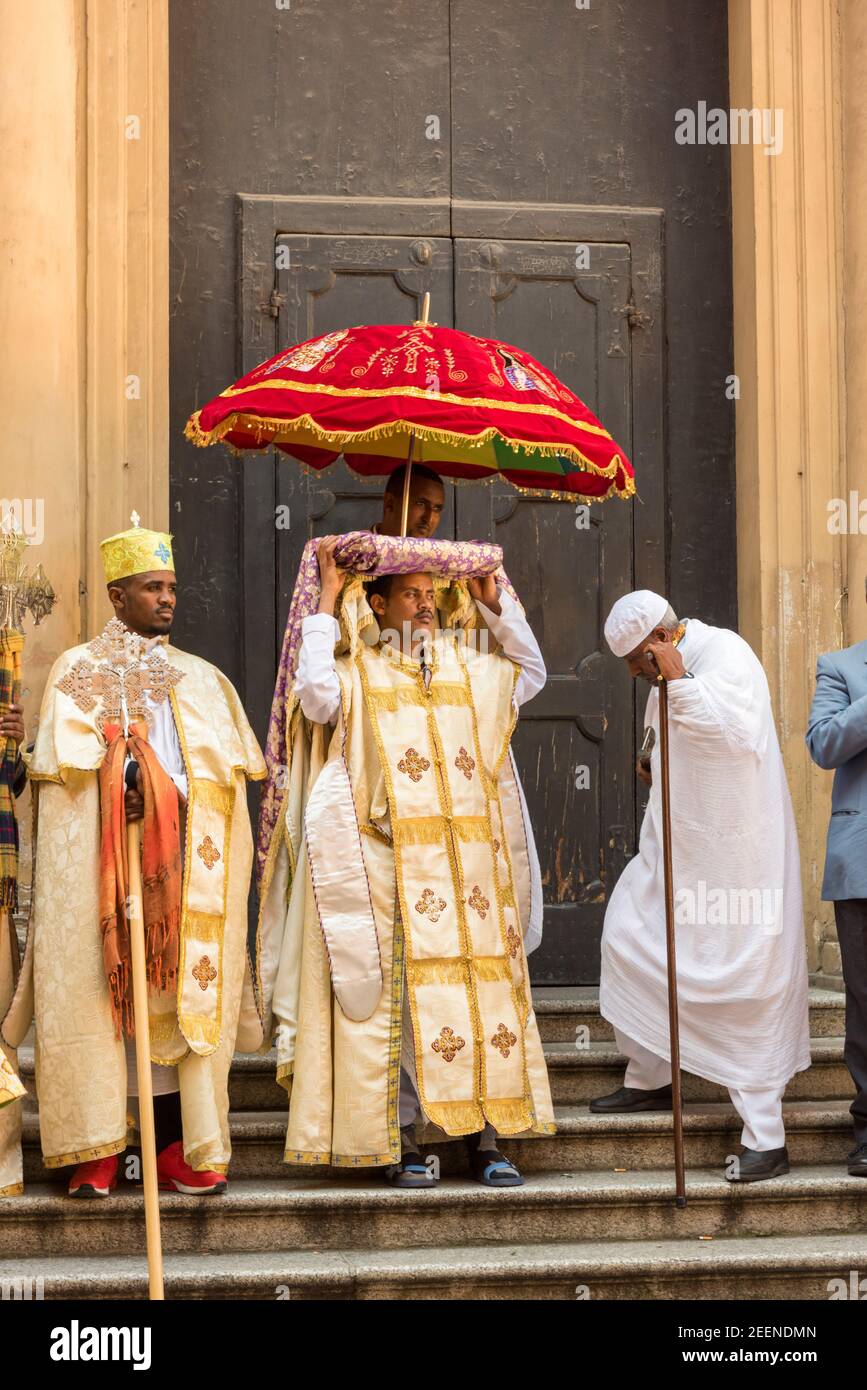 Religious clothes hi-res stock photography and images - Alamy