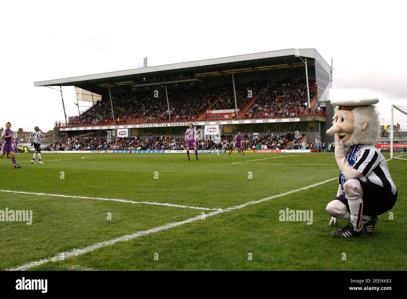Grimsby town mascot hi-res stock photography and images - Alamy