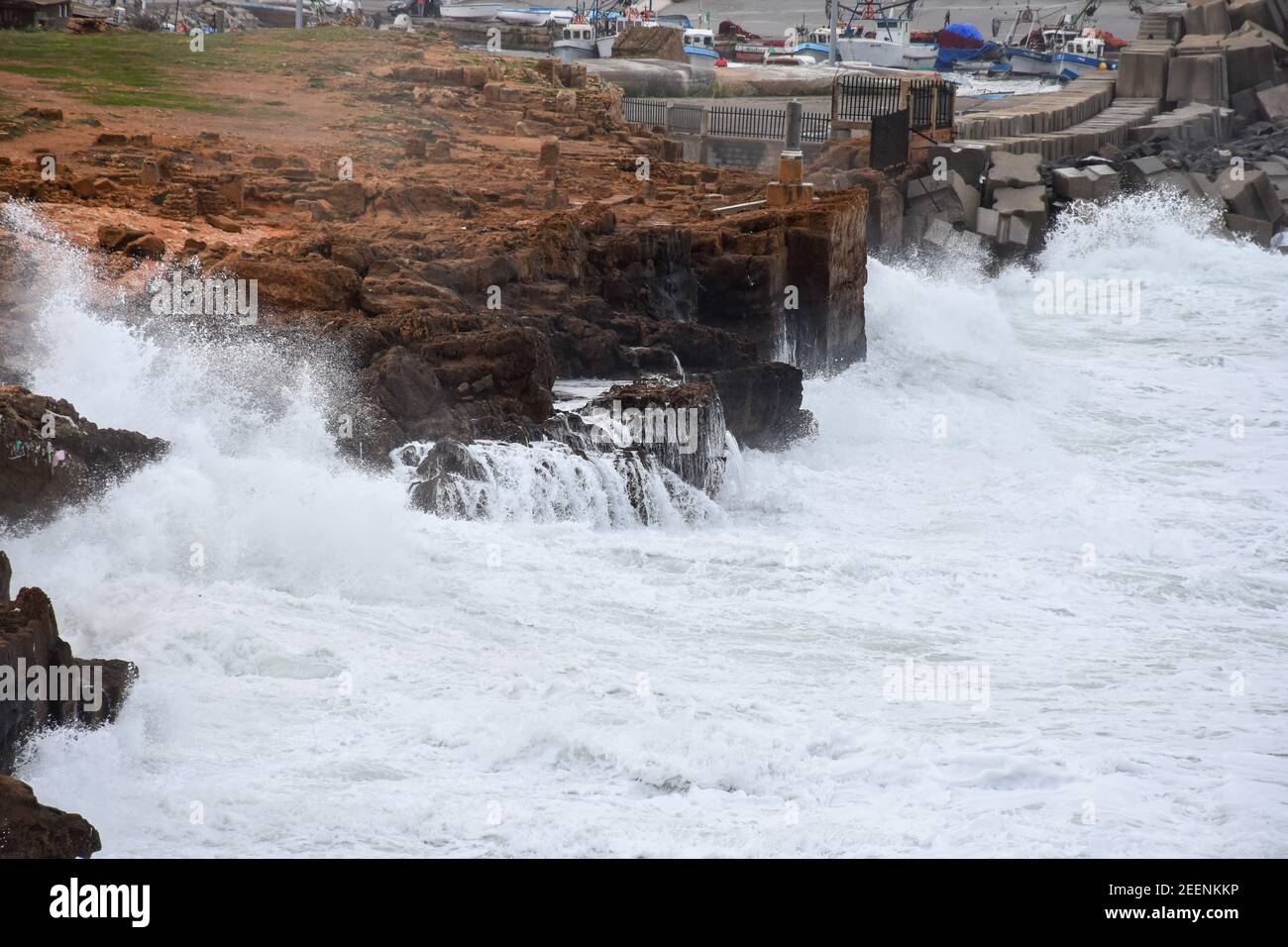 Beautiful waves hi-res stock photography and images - Alamy