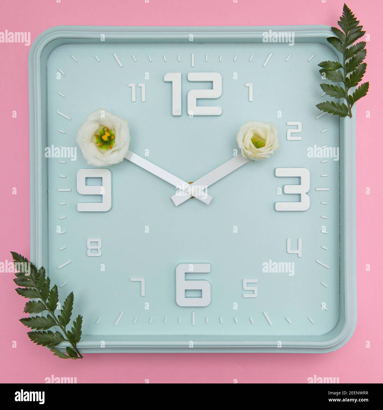 Spring forward clock hi-res stock photography and images - Alamy