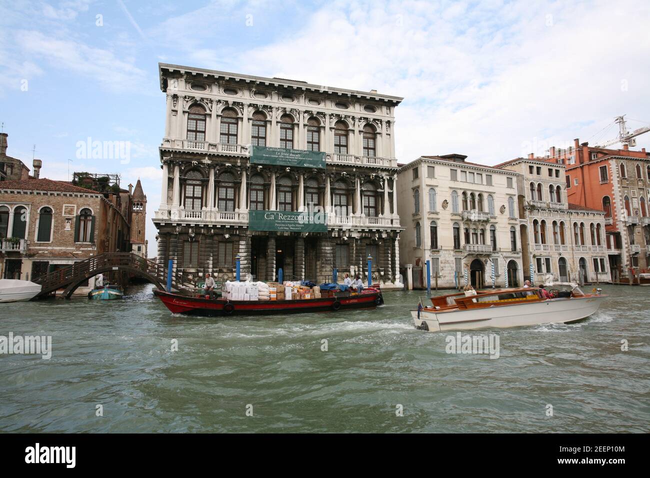 A mainly winter stroll through the urban labyrinth of Venice, revealing ...