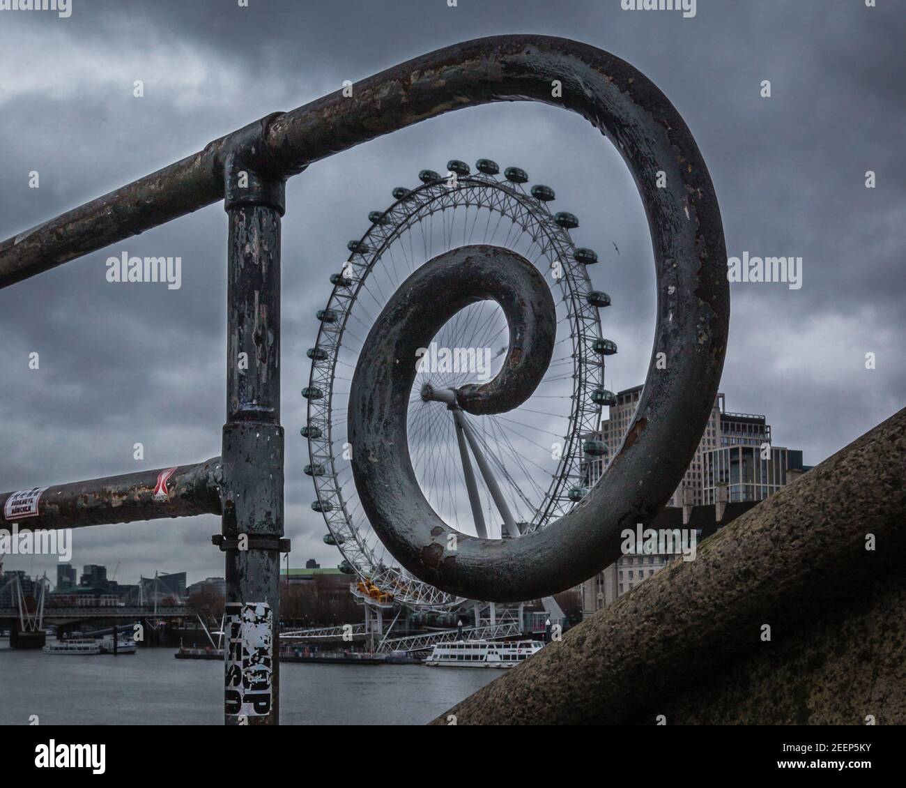 Iconic london eye hi-res stock photography and images - Alamy