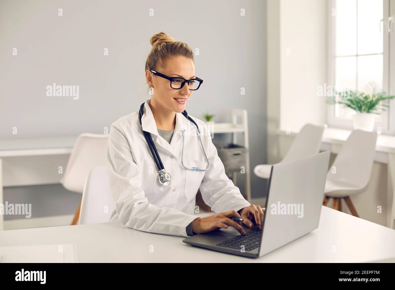 Electronic health records hi-res stock photography and images - Alamy