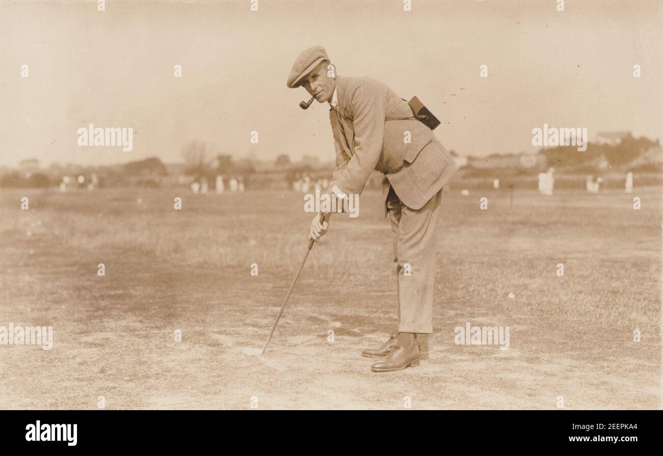 Vintage man smoking a pipe hi-res stock photography and images - Alamy