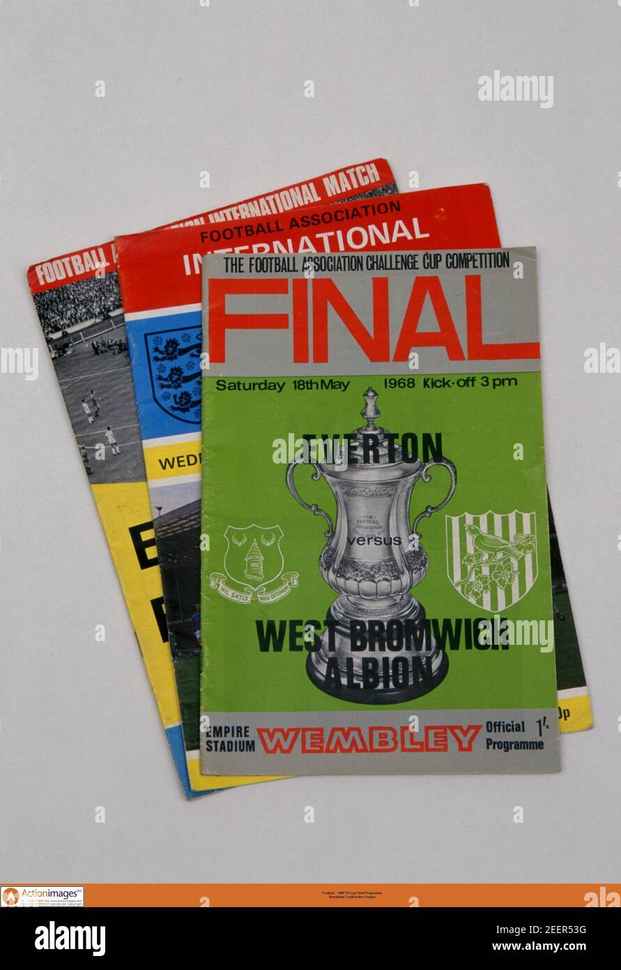 Fa cup final programme hi-res stock photography and images - Alamy