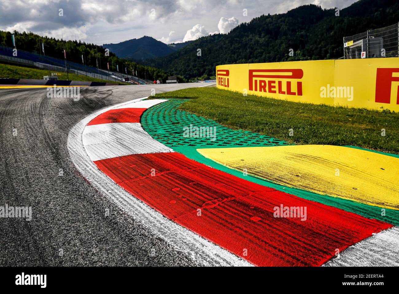 12 track ring hi-res stock photography and images - Alamy