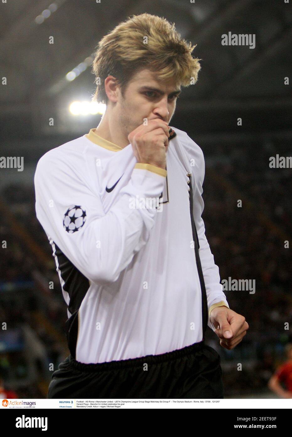 Pique manchester united hi-res stock photography and images - Alamy