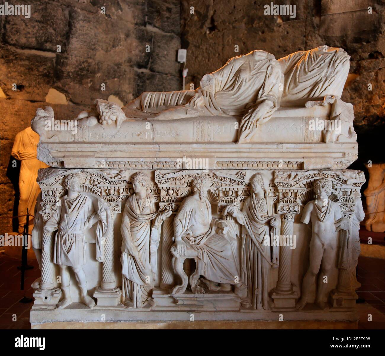 Columned sarcophagus. Euthios and Pyrrhon (Asian Archon). Roman era ...
