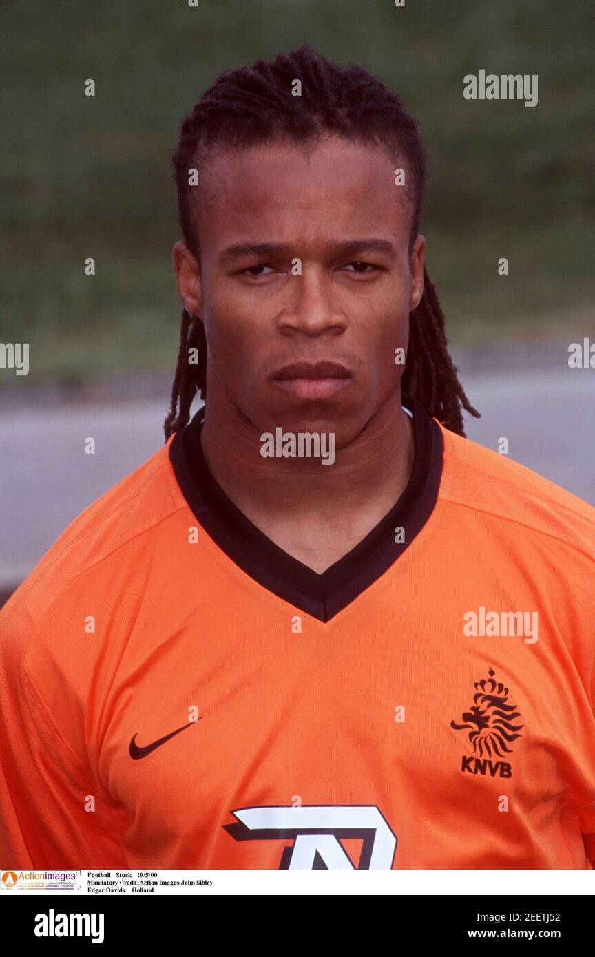 Football stock 29 5 00 hi-res stock photography and images - Alamy