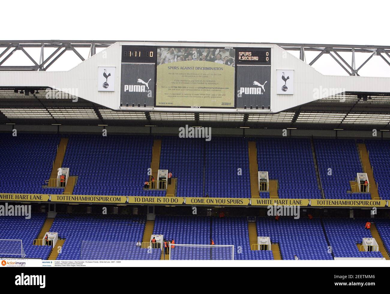 Football scoreboard giant screen hi-res stock photography and images ...