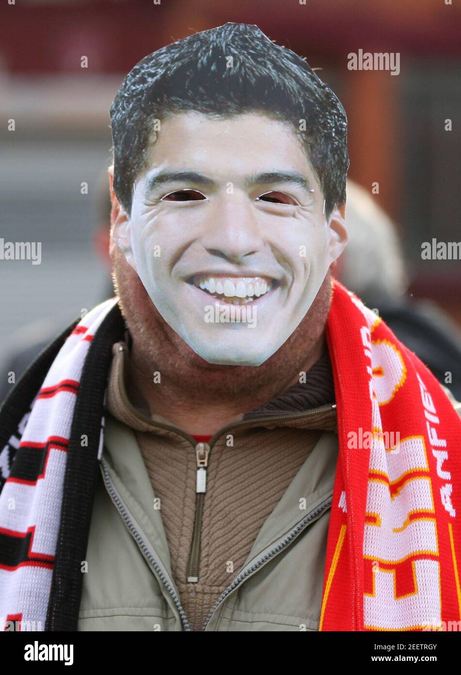Liverpool fan suarez mask liverpool hi-res stock photography and images ...