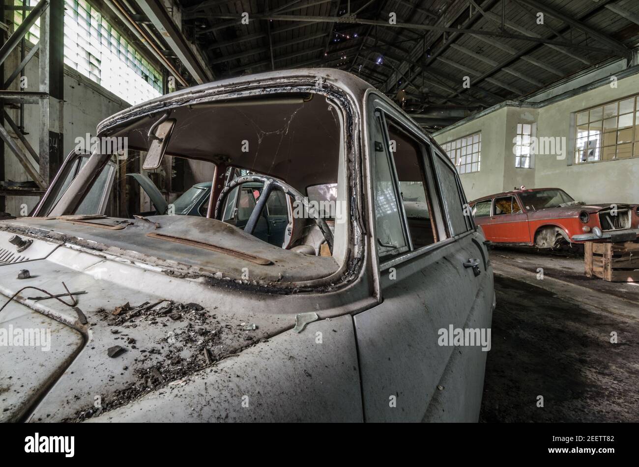 Old broken car hi-res stock photography and images - Alamy