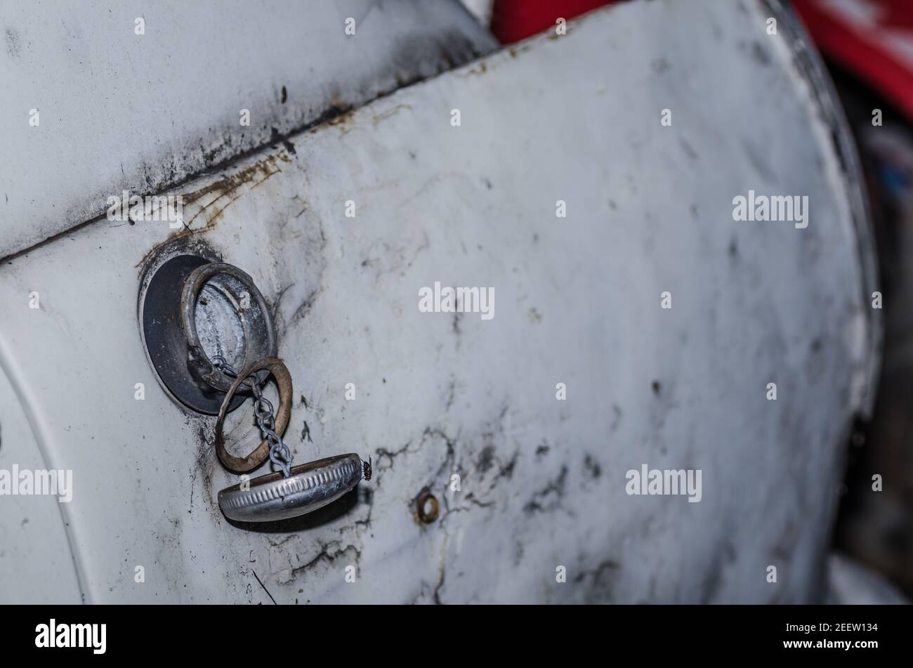 Tank cover hi-res stock photography and images - Alamy