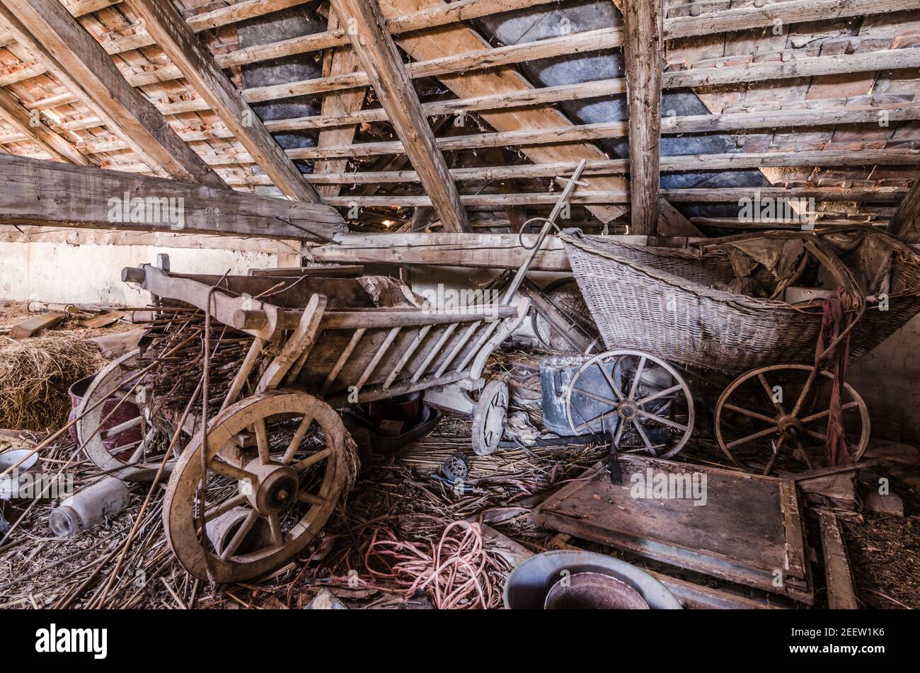 old hay rack made of wood on the loft Stock Photo - Alamy