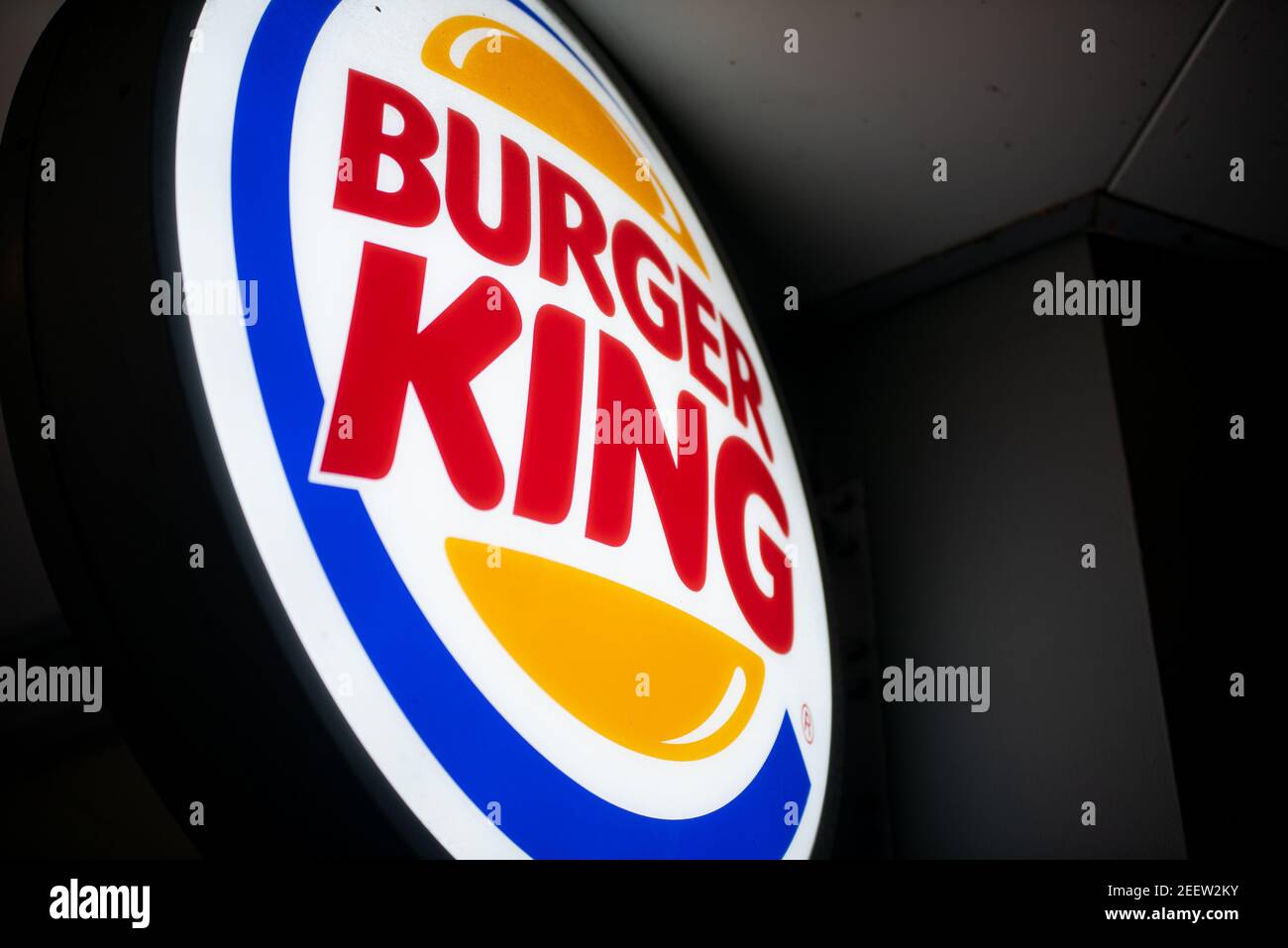 Burger King sign at night Stock Photo - Alamy