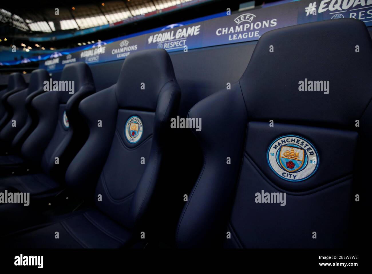 Football stadium dugout seats hi-res stock photography and images - Alamy