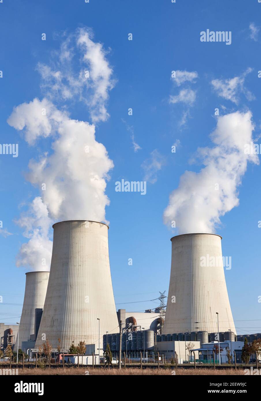 Power station chimney hi-res stock photography and images - Alamy